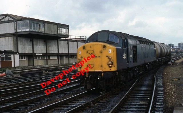 ORIGINAL 35MM Slide Railway Diesel -40028 @ Manchester Victoria April ...