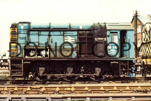 UK DIESEL TRAIN Railway Photograph Of Class 08 08218 Loco. Rm08-34 £1. ...