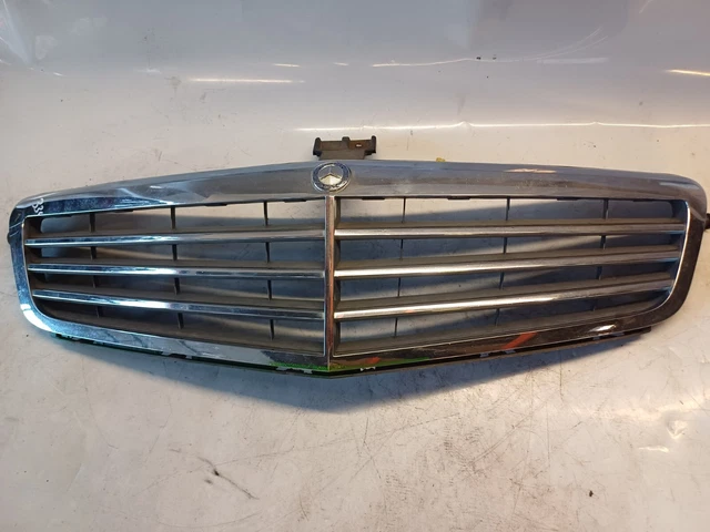 33C* MERCEDES W204 C-Class Grille Avant Radiateur Grille A2048801283 ...