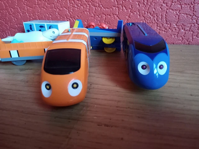 DISNEY FINDING NEMO toy train Nemo and Dory battery operated train £40. ...