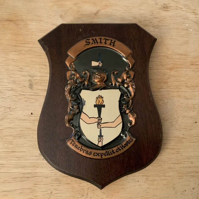 VINTAGE FAMILIES LTD Smith Irish Crest Coat Of Arms Hand Painted Wood ...