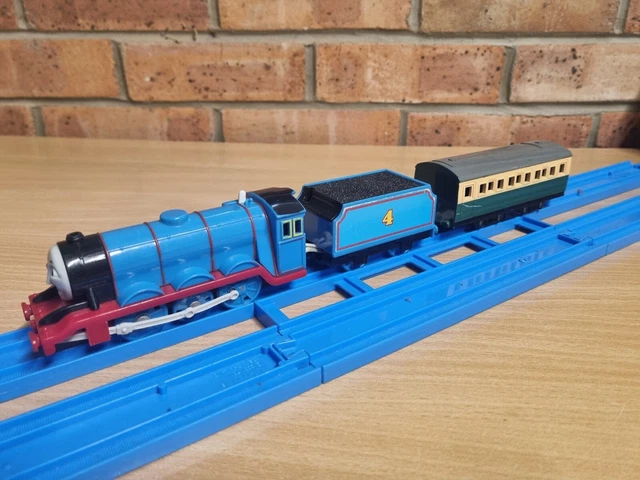 TOMY TRACKMASTER THOMAS & Friends Tank Engine Mattel 2009 Gordon ...