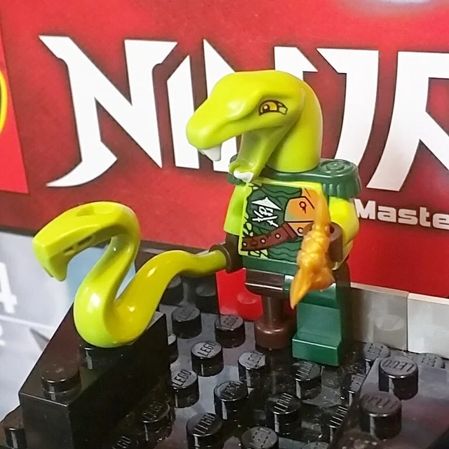 LEGO NINJAGO FIGUR Clancee 70594 njo238 mit Schlangenstab und Wurfstern ...