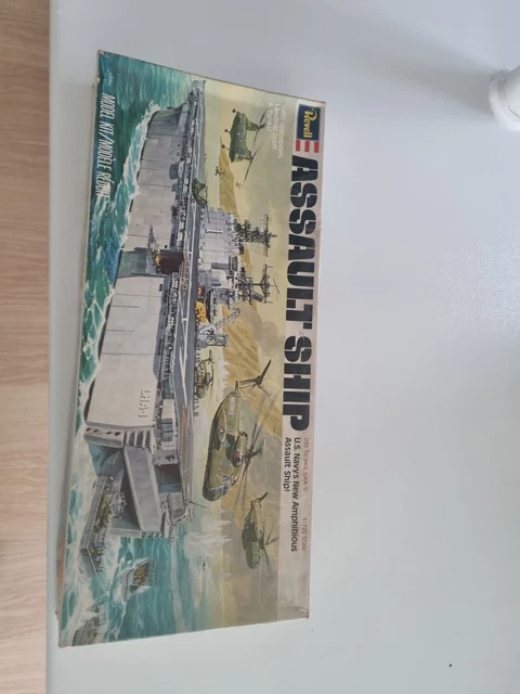 REVELL 1977 1:720 USS Tarawa US Navy Assault Ship Helicopter Carrier £8 ...
