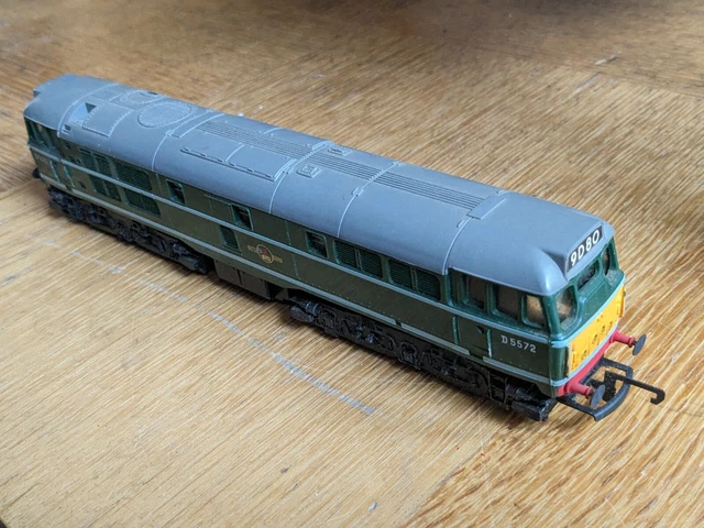 TRIANG HORNBY R357 BR Green Class 31 A1A Diesel Electric loco 9D80 VGC ...