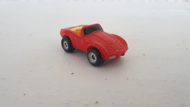MICRO MACHINES GALOOB corvette 1986 rouge red rot rosso intérieur jaune ...