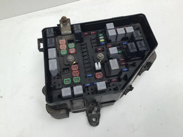 VE WM STATESMAN Caprice Commodore SSV SV6 SS Calais engine bay fuse box ...