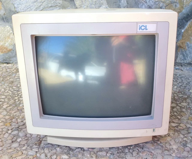 MONITOR CRT VGA ICL CDU14B. Perfecto estado de funcionamiento. Incluye ...