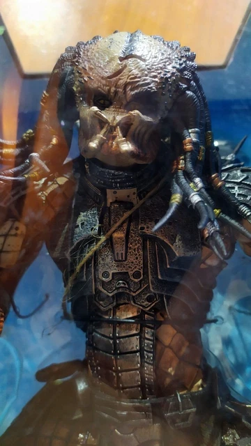 AVP ALIEN VS PREDATOR McFarlane Toys SCAR PREDATOR 12-INCH ACTION ...