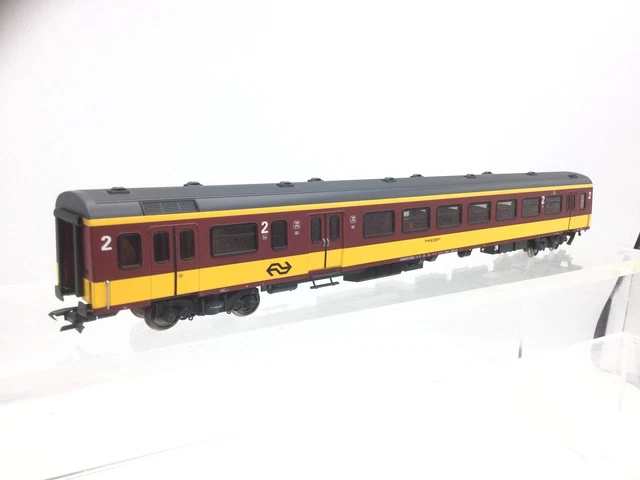 PIKO 97644 HO Gauge NS/SNCB ICR 2nd Class Passenger Coach w Luggage ...