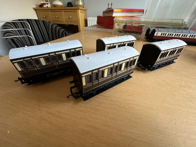 HORNBY COACHES 00 gauge (4 coaches in this sale) £16.13 - PicClick UK