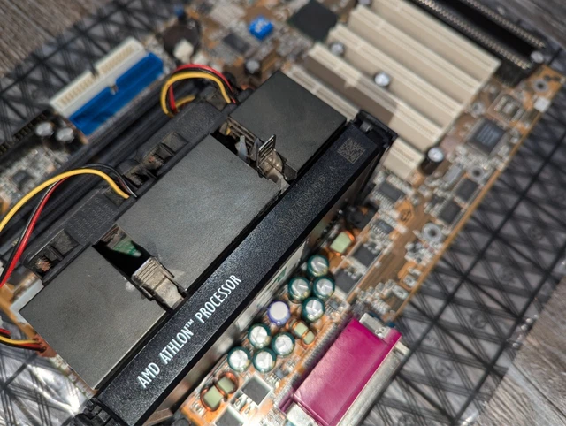 GIGABYTE GA-7IXE 1.1 Slot A AMD Motherboard, with Athlon K7 600MHz ...