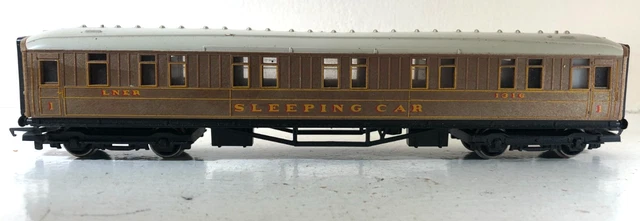 HORNBY R479 LNER 1316 Teak First Class Sleeping Car Coach OO Gauge ...