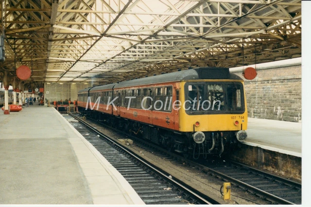 RAIL PHOTO DMU 107 744 52031 59804 52005 @ Dundee 9:22 from Perth £1.50 ...