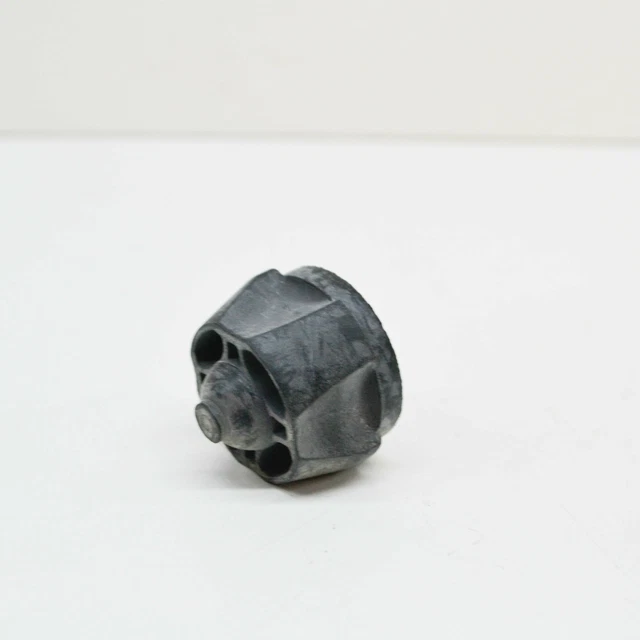 NEW VOLVO C30 Engine Cover Bushing 31493564 Genuine £15.80 - PicClick UK