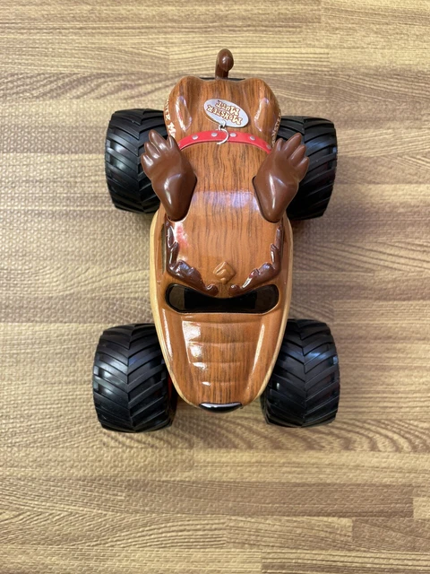 MONSTER JAM OFFICIAL Monster Mutt Truck Die-Cast Vehicle Dog 1:24 Scale ...