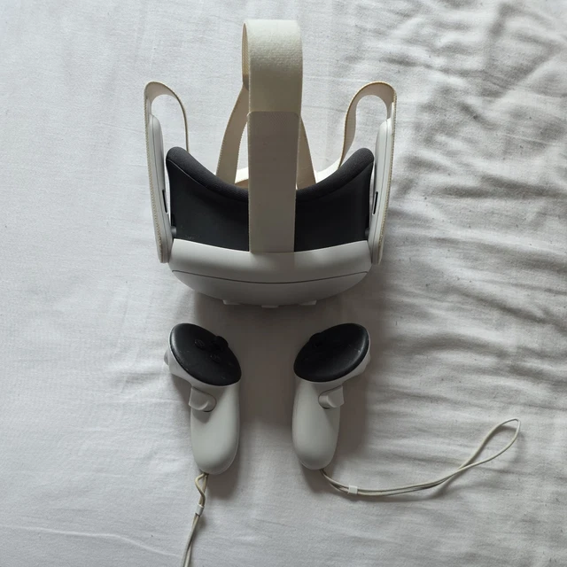META QUEST 3 Virtual Reality Headset With Controllers And Charger £260. ...