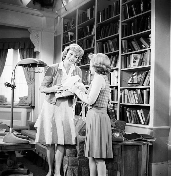 Jean Byron Patty Duke On The Patty Duke Show 1964 Old Tv Photo 3 Eur 620 Picclick Fr