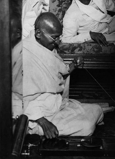 THE MAHATMA GANDHI Spinning Wool By A Charka Old Photo $7.97 - PicClick CA