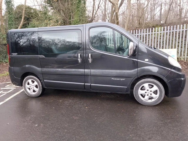 RENAULT TRAFFIC SPORT 9 seater minibus dci turbo diesel 2012 62 plate £ ...