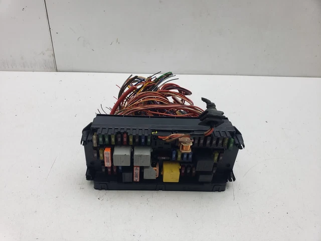 MERCEDES-BENZ C CLASS W204 Front Sam Unit Fuse Box A2129015104 2012 £ ...