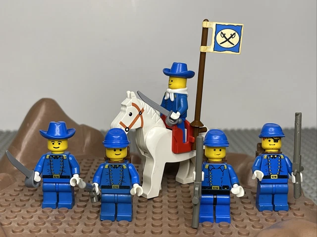 LEGO VINTAGE FORT Legoredo Soldiers Cavalry Horse And Accessories £44. ...