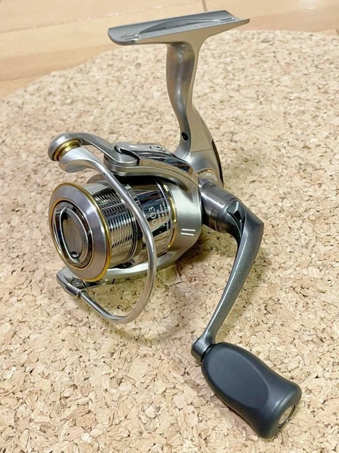 RARE MOTEUR DE personnalisation de poignée Daiwa 05 Exist 1003 est en bon état EUR 669,49 ...