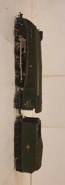 HORNBY 00 GAUGE Class 4-6-2 Steam Loco / Tender 60022 "Mallard" in BR ...