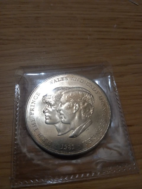 1981 CROWN COIN The Royal Wedding Of Prince Charles & Lady Diana ...