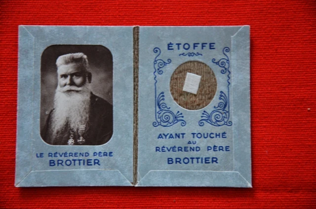 RELIQUE ÉTOFFE AYANT touché au Père Brottier souvenir des Orphelins d ...