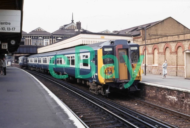35MM RAILWAY SLIDE of Class 455 EMU 5842 @ Clapham Junction Copyright ...