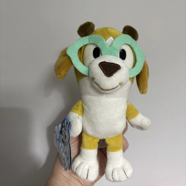BLUEY FRIENDS HONEY Soft Toy + Hard Figure Beagle Dog School Friend £11 ...