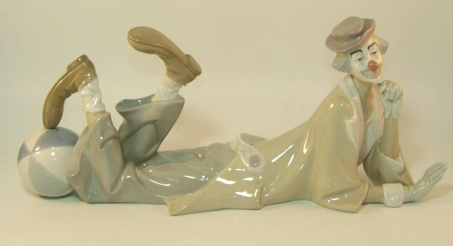 LLADRO FIGURINE 4618 Clown Laying Down With Beach Ball c1980s Excellent ...