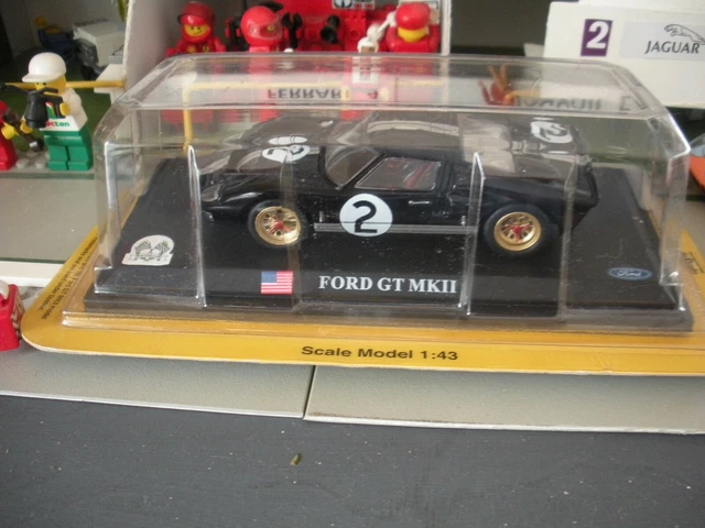 FORD MK11 GT ( AKA GT 40 ) Le Mans Du Mans Winner 1966 Diorama display ...