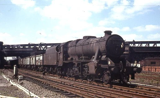 ORIGINAL COLOUR SLIDE of 48384 LMR Stanier 8F steam loco £4.99 ...