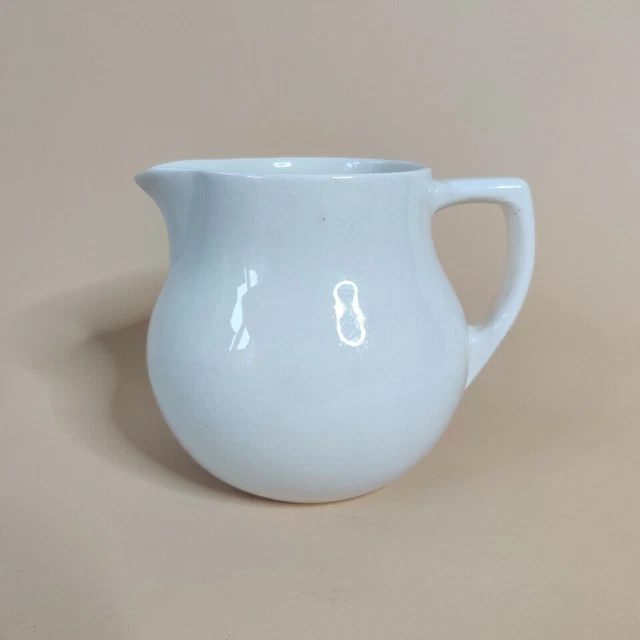 WEDGWOOD OF ETRURIA & Barlaston White Cream Milk Jug Pitcher Small ...