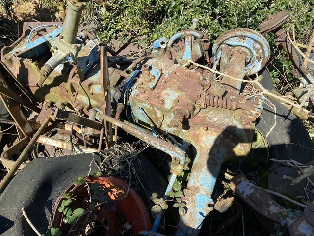 FORDSON DEXTA GEARBOX, Back End, Lift Etc Spares £450.00 - PicClick UK