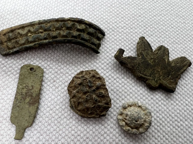 DETAILED / DECORATED Metal Detecting Finds (031) £5.99 - PicClick UK