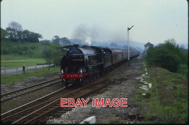 ORIGINAL 35MM SLIDE SR LOCO NO 30777 SIR LAMIER AT BAMFORD £3.50 ...