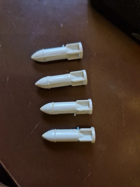 RICAMBI 1:72 AIRFIX Luftwaffe WW2 SC250 BOMBA AEREA 250 kg x4 EUR 4,97 ...