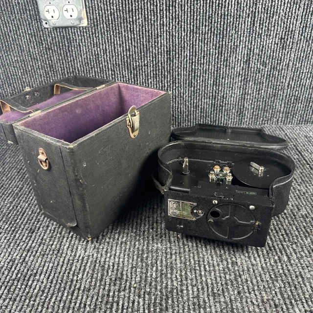 QRS MODEL B 16mm Motion Picture Cine Camera DEVRY with box and keys as ...