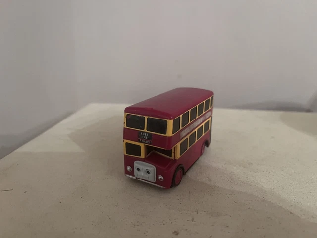THOMAS THE TANK Engine Tomy Bulgy Bus, Motorised Vintage Red 1995 ...