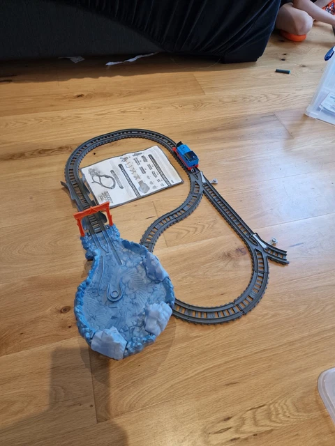 THOMAS & FRIENDS Track Master Close Call Cliff Set inc Thomas Complete ...