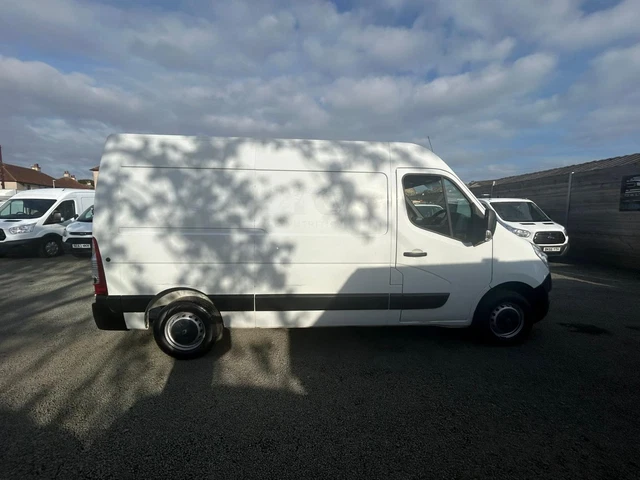 RENAULT MASTER MM35 BUSINESS 2.3DCi 130 L2H2 EURO6 ULEZ YrMOT NoVAT ...