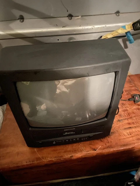 DAEWOO CRT TV VCR Combo Player - Retro Gaming Black GB14H2N No Remote ...