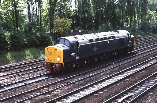ORIGINAL COLOUR SLIDE of green 40106 BR class 40 diesel loco £2.25 ...