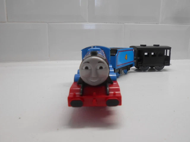 TOMY TRACKMASTER THOMAS the tank engine train gordon and coach £12.99 ...