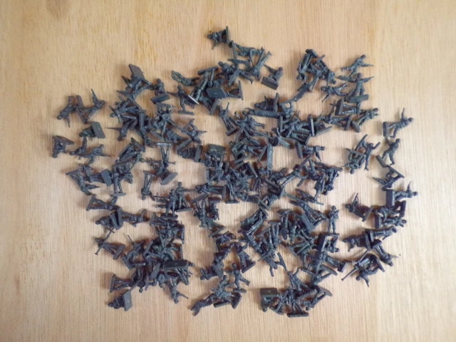 AIRFIX HO-OO SCALE WW2 German Infantry - over 140 pieces £0.99 ...