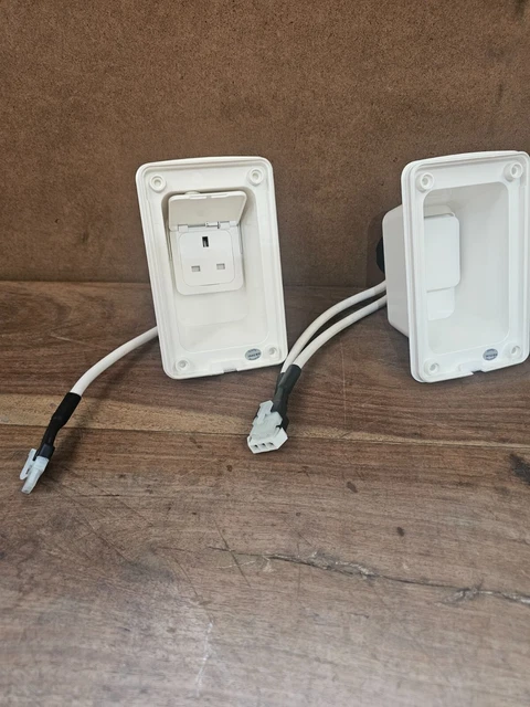 WHALE ELECTRIC 3 pin plug Outlet Socket Camper Motorhome Caravan 240v ...