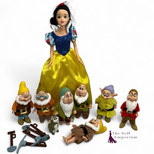 DISNEY DOLLS BUNDLE - Snow White And The Seven Dwarves Set £19.95 ...